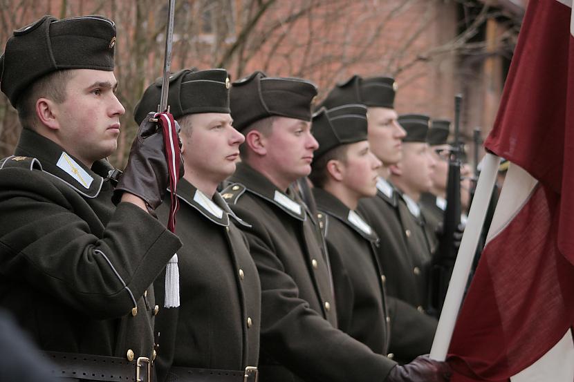 Latvijas armija - Spoki