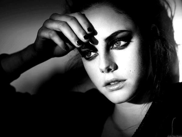 Kaya Rose Scodelario. - Spoki