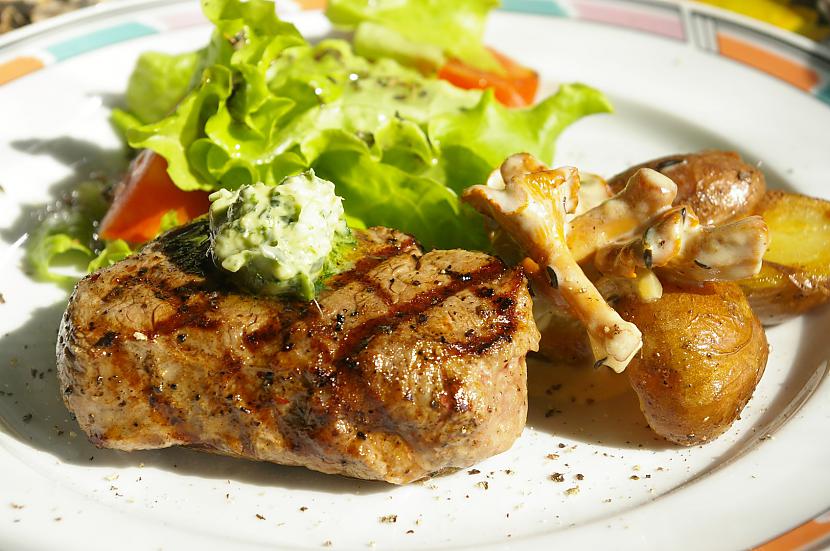 Liellopa filejas steiks - kā iegūt draudzenes sirdi - Spoki