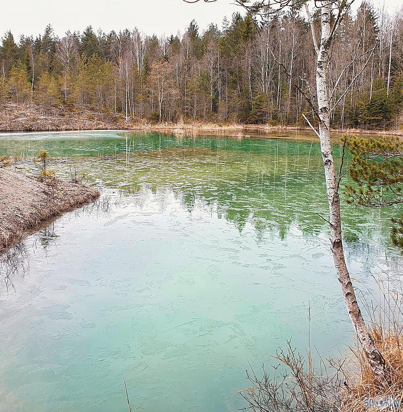 Latvijā atrasts ezers ar tirkīzzilu ūdeni - Spoki
